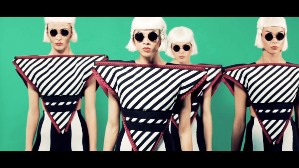AEX ZIND feat. LISA SCHWAB – LET THE MUSIC PLAY